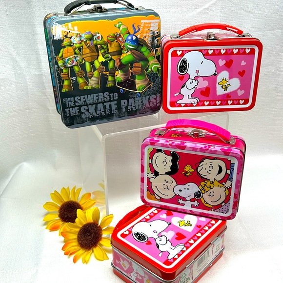 Peanuts Ninja Turtle | Other | Set Of 4 Metal Lunch Boxes Snoopy And ...